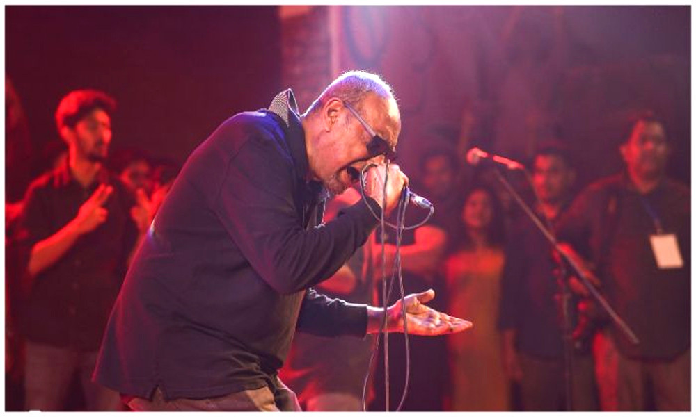 ঢাকায় ‘সুরের জাদু’ ছড়িয়ে গেলেন অঞ্জন দত্ত